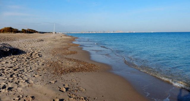 Playa de la Garrofera | Love Valencia