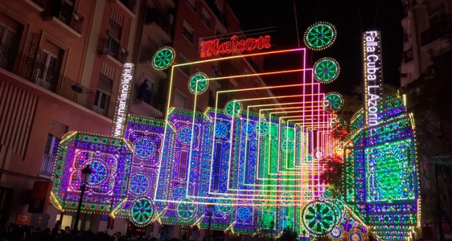 Las calles iluminadas de Fallas en imágenes | Love Valencia